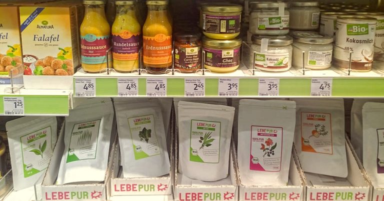 Mehr Bio, Superfoods und vegane Produkte: dm wird zum ...