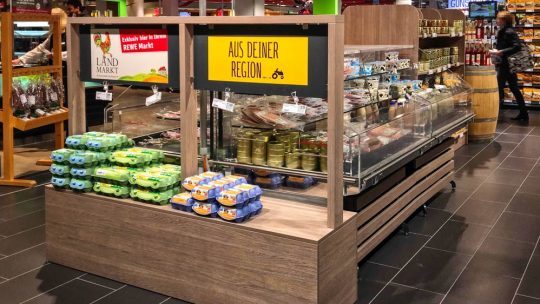 „Rewe Center – Die Serie“: Der Supermarkt der Vergangenheit ist wieder ...