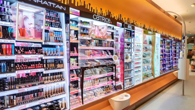 Upgrade für Kosmetik und Fototheke: So modernisiert dm sein Ladendesign ...