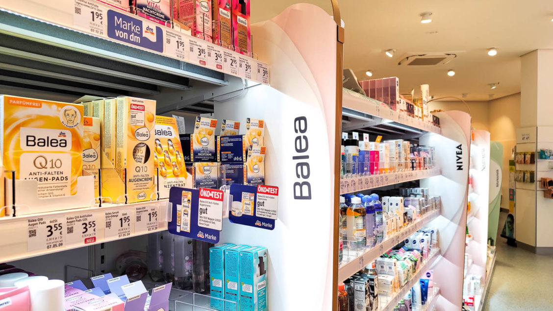 Upgrade für Kosmetik und Fototheke: So modernisiert dm sein Ladendesign ...